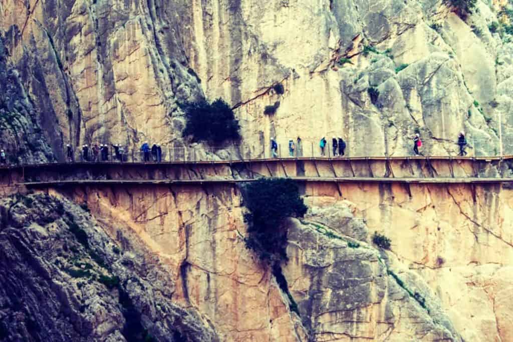 The Story of the ‘World’s Most Dangerous Walkway’ - Heroic Adventures
